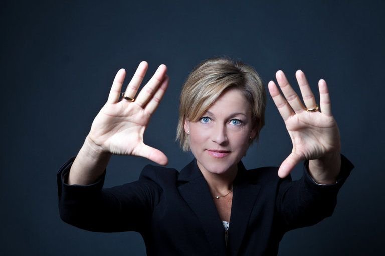 Eye Contact during Video Interviews: An Easy Trick You Probably Don’t ...